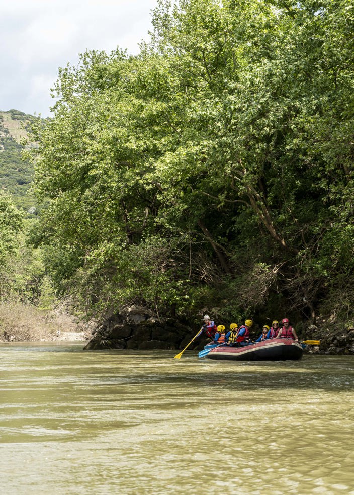Rafting στα ωραιότερα ποτάμια από την Ήπειρο μέχρι και την Πελοπόννησο ...