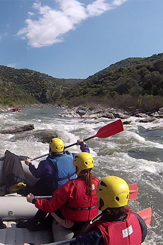 Rafting στα ωραιότερα ποτάμια από την Ήπειρο μέχρι και την Πελοπόννησο ...