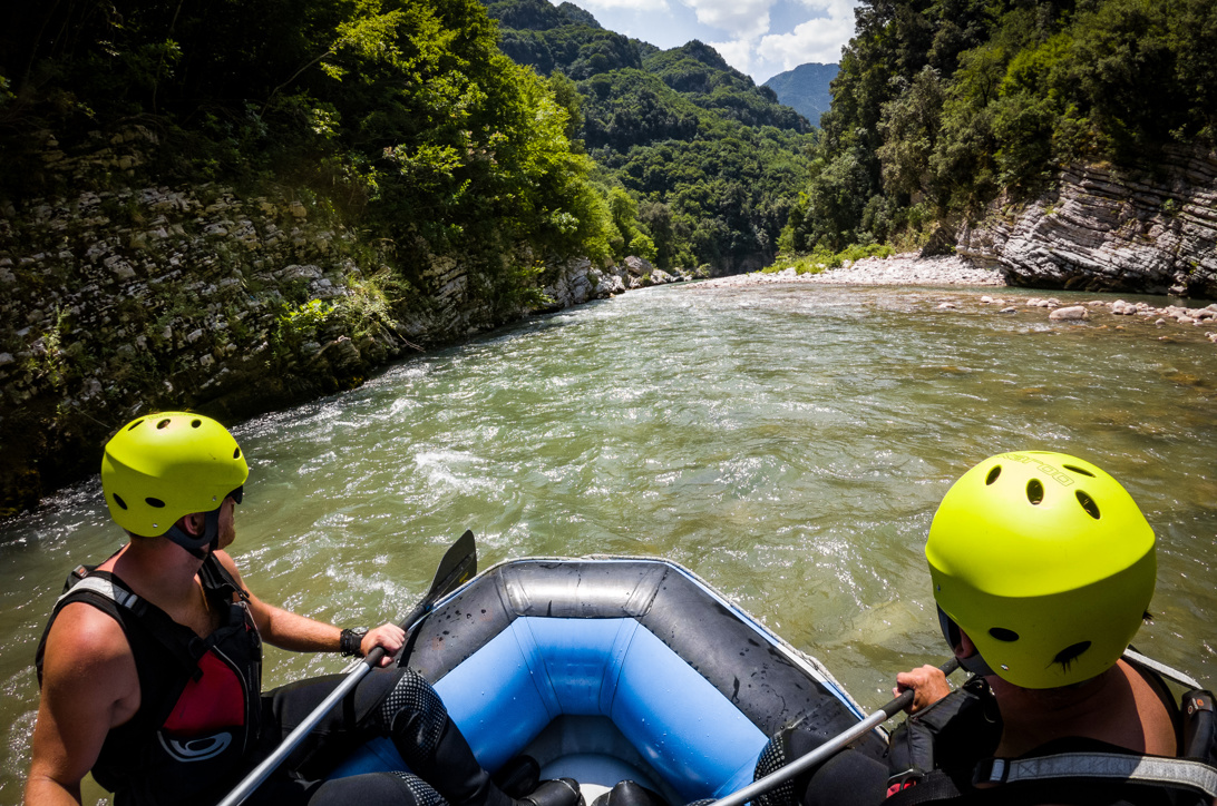 Rafting στα ωραιότερα ποτάμια από την Ήπειρο μέχρι και την Πελοπόννησο ...